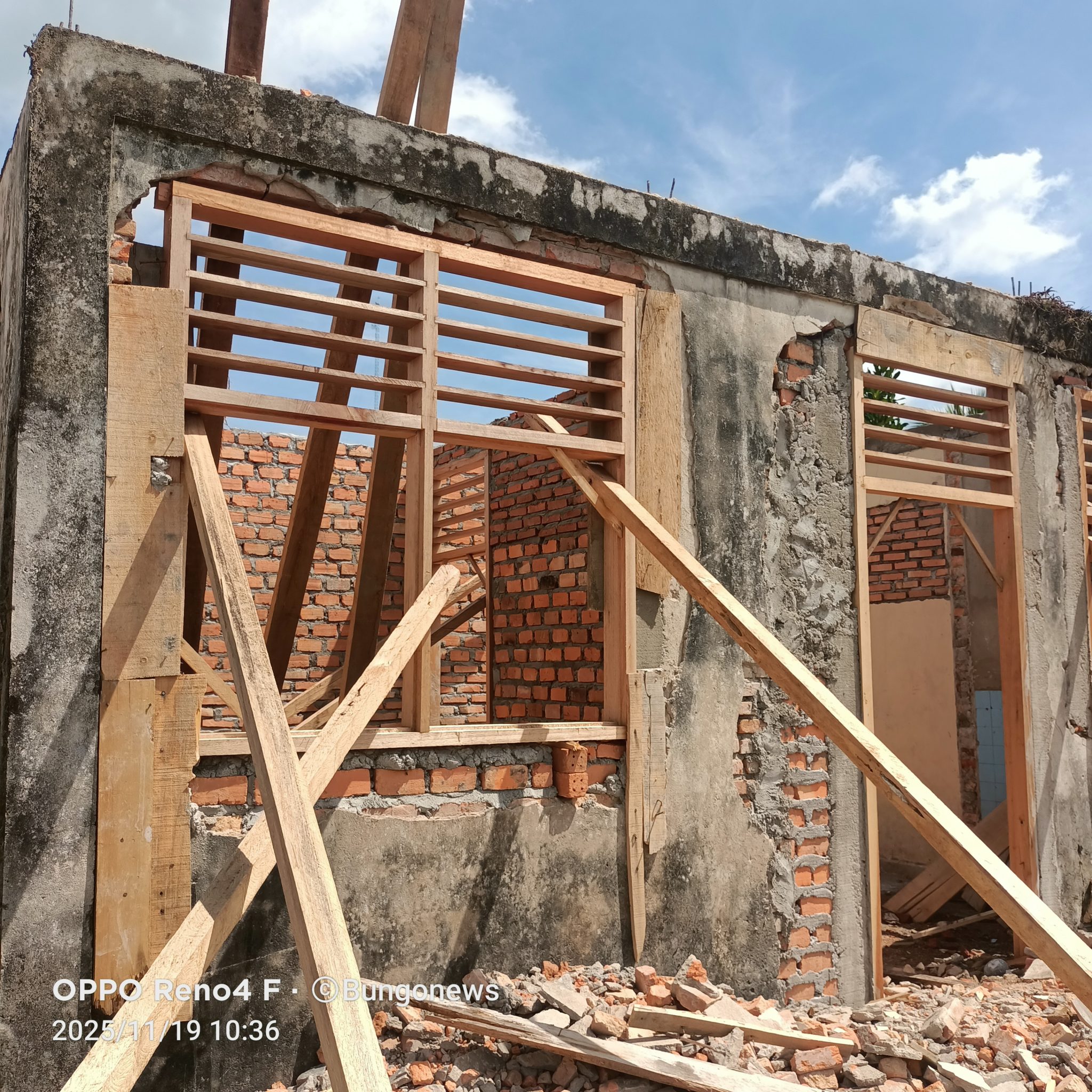 LIPUTAN KHUSUS INVESTIGASI Proyek Asal Jadi & Terancam Molor di Limbur ...